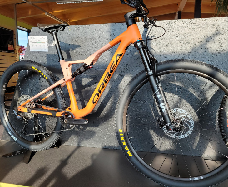 2023 Orbea Oiz H30 zu verkaufen - Neu, Orange, Medium