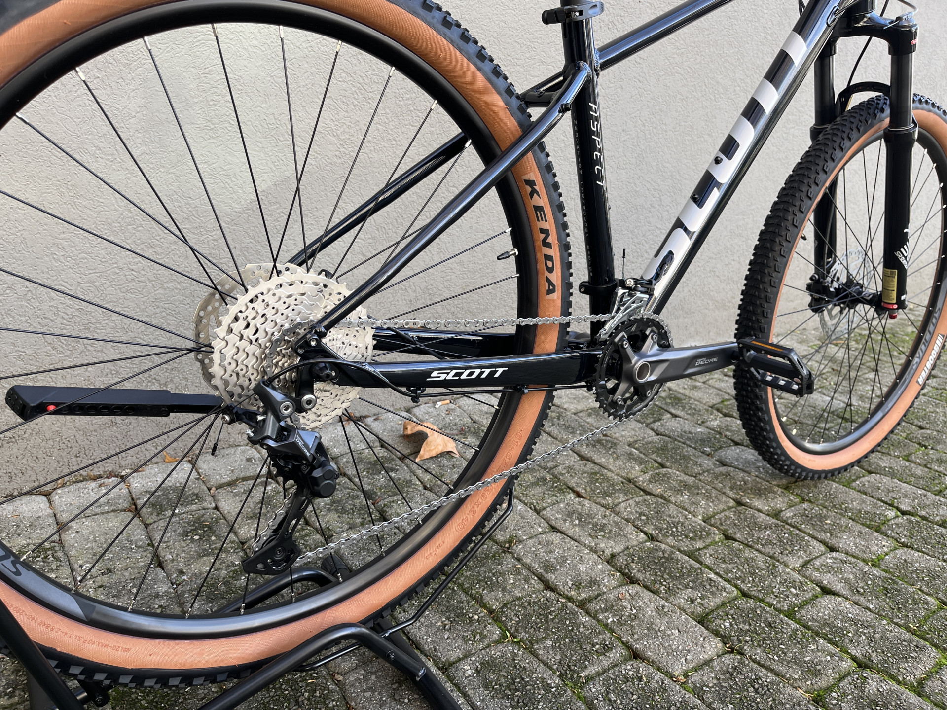 2023 SCOTT Aspect 920 for sale - New, Black, Medium - Bern