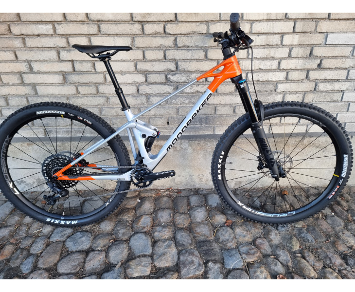 2024 Mondraker Raze Carbon R zu verkaufen - Neu, Orange, Small