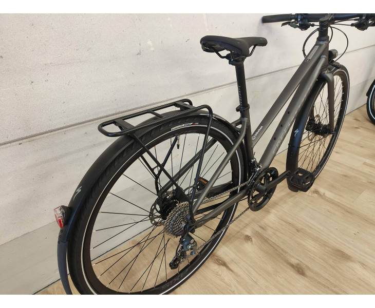 2022 SPECIALIZED Sirrus 3.0 EQ Step-Through en vente - Neuf, Noir, X-Small