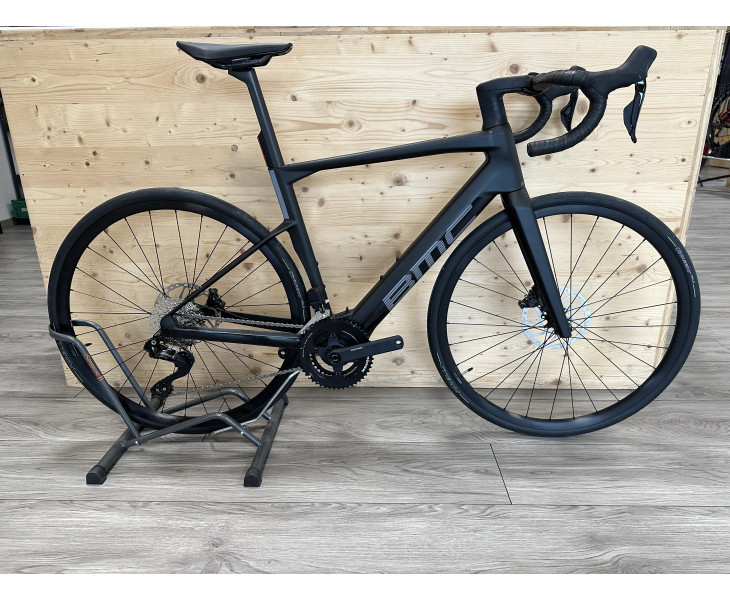 2024 BMC Roadmachine 01 Amp Three zu verkaufen - Neu, Schwarz, 51cm ...